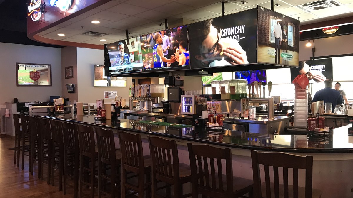 22 stores and counting: Pluckers opens first Austin restaurant in years ...