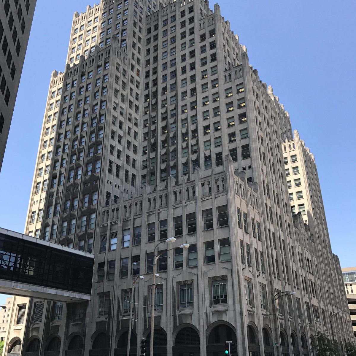 AT&T reassigning employees to downtown St. Louis office - St. Louis ...