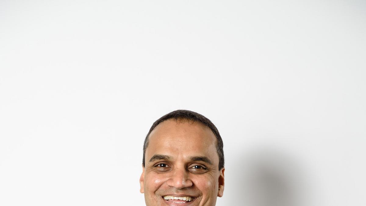 Supply Chain Software Finalist, Hiten Shah, President/CEO, MES Inc ...