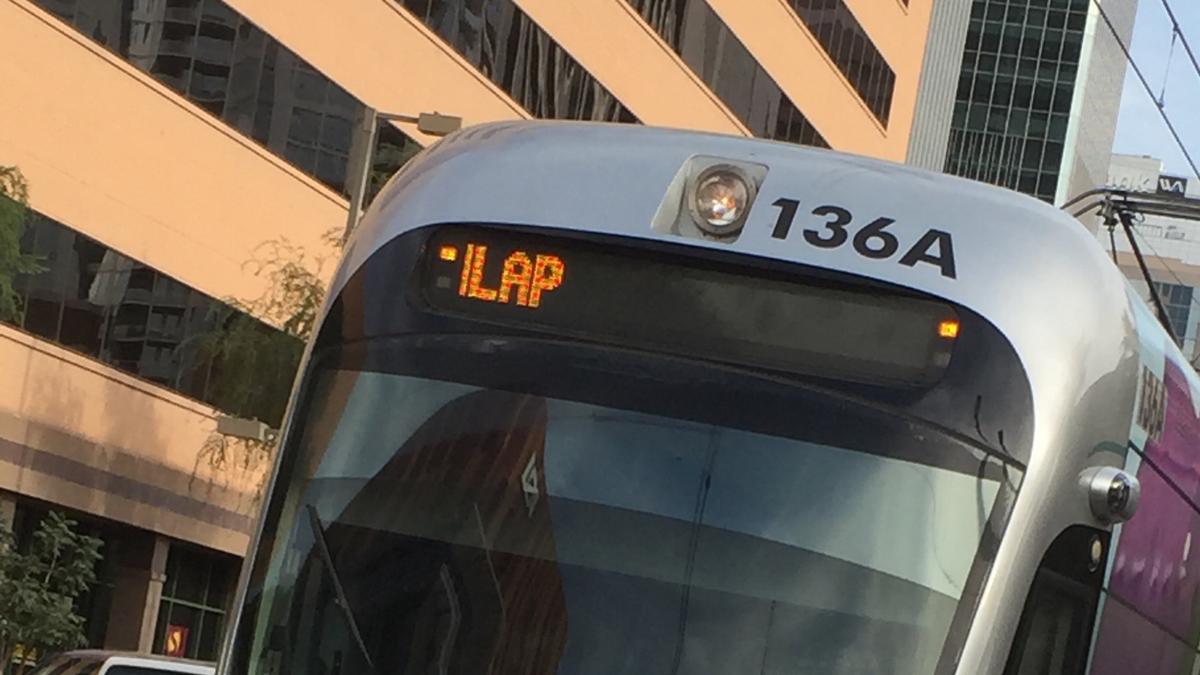 Phoenix looks at more police, security on Metro light rail - Phoenix ...