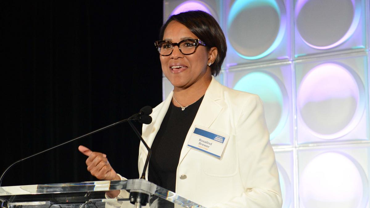 Former Sam's Club CEO offers advice at 2017 Women's Leadership Forum ...