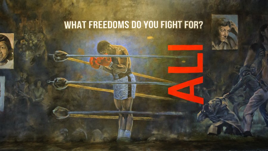 Louisville Slugger Museum honors Muhammad Ali, Hank Aaron in a big way ...