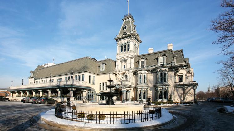 Makeover underway for Wisconsin Club parking lot - Milwaukee ...