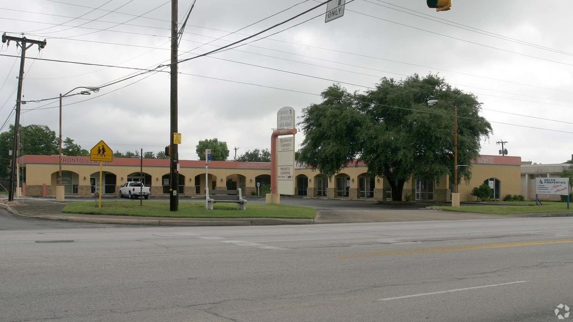 California investor buys Oak Grove Square shopping center - San Antonio ...