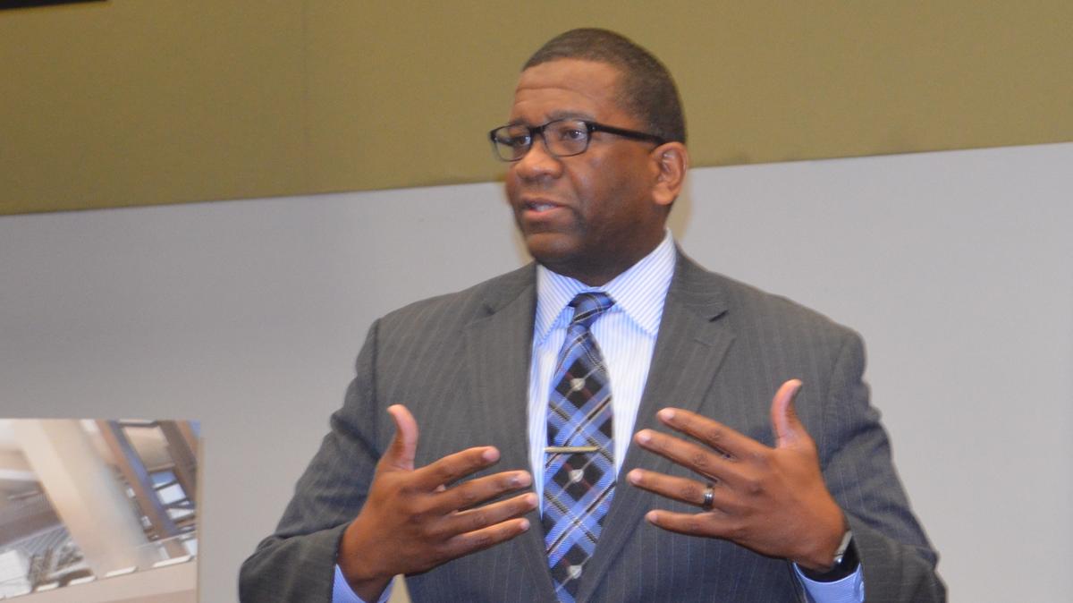 Kelvin Simmons leaves Dentons, starts a new gig - Kansas City Business ...