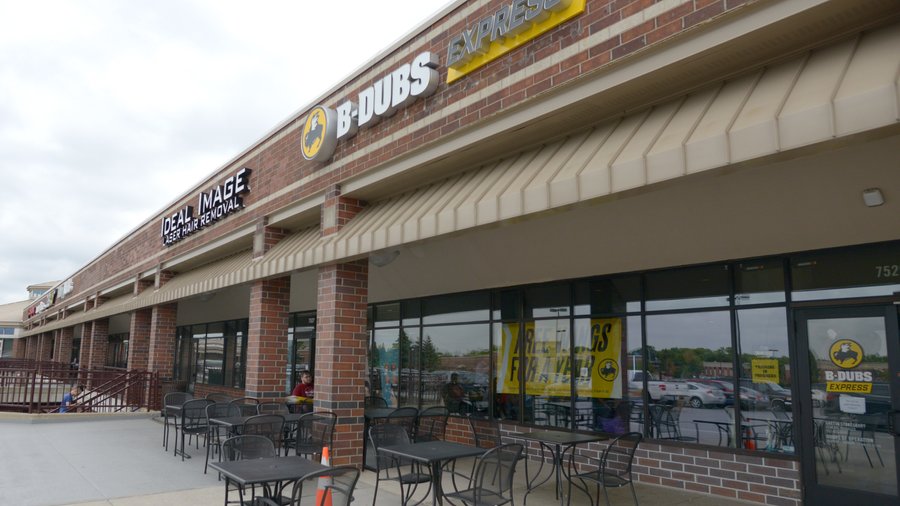 First look: Buffalo Wild Wings small-format store (slideshow ...