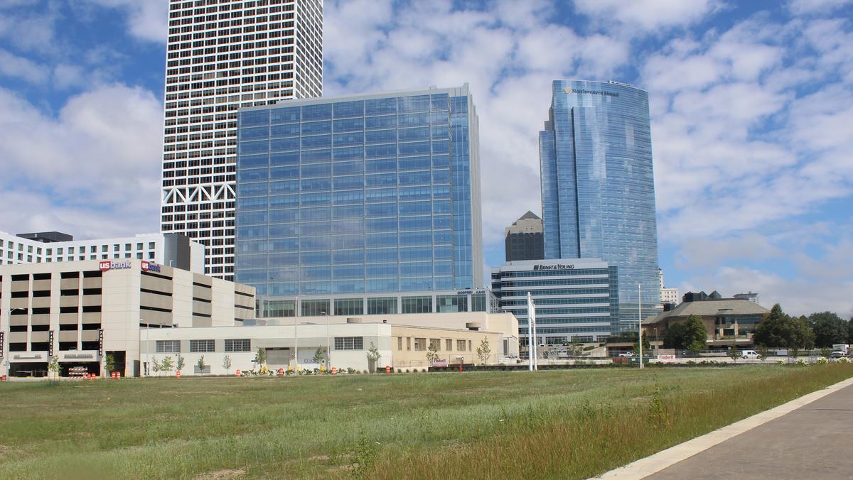 Downtown Milwaukee office building picks up Russell Investments as ...