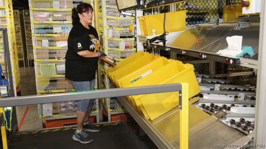 Hundreds line up to apply for jobs at Amazon's Fulfillment Center in ...