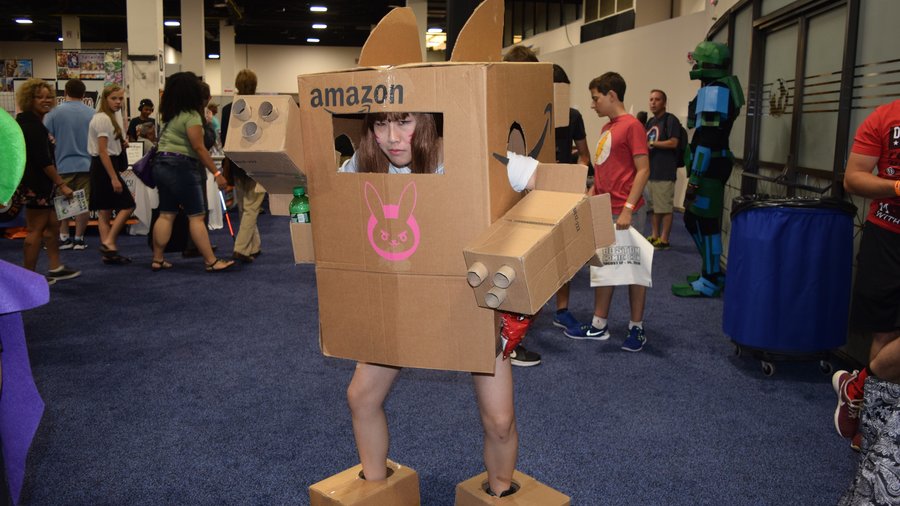 Amazon Robot Box Girl