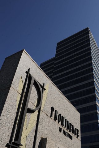 New York Life pays $166 million for Buckhead's Prominence tower ...