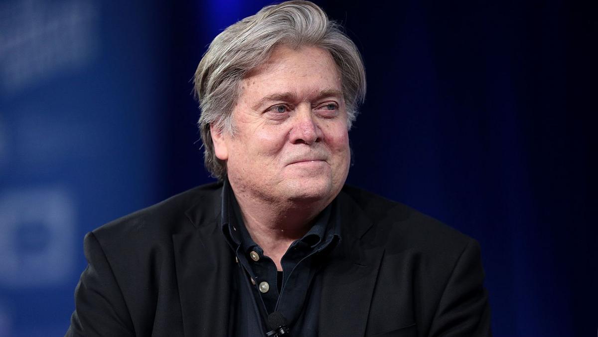 Conservative media await Steve Bannon's next move - St. Louis Business ...