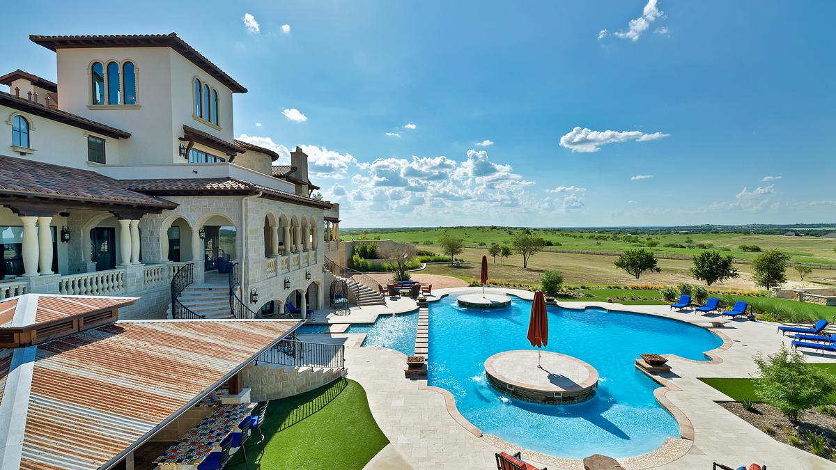 Luxury mansion, 113-acre North Texas estate to sell to the highest ...