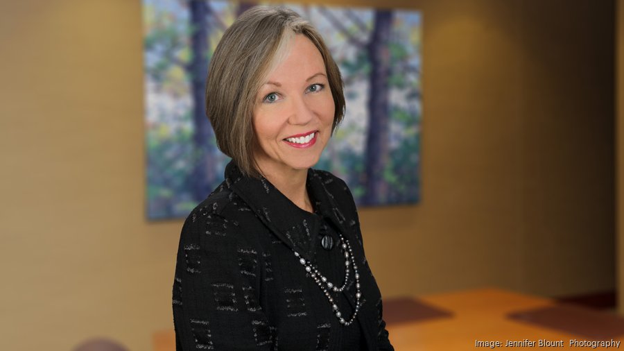 Lizanne Thomas Headshot