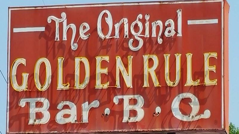 John Travolta, Shania Twain movie filming scene at Golden Rule Bar-B-Q ...