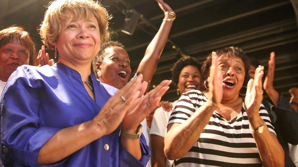 Incumbent Charlotte mayor stunned in primary upset - Charlotte Business ...