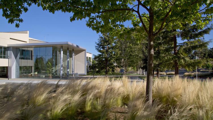 Broadcom wants VMware's Silicon Valley workers back into the office ...