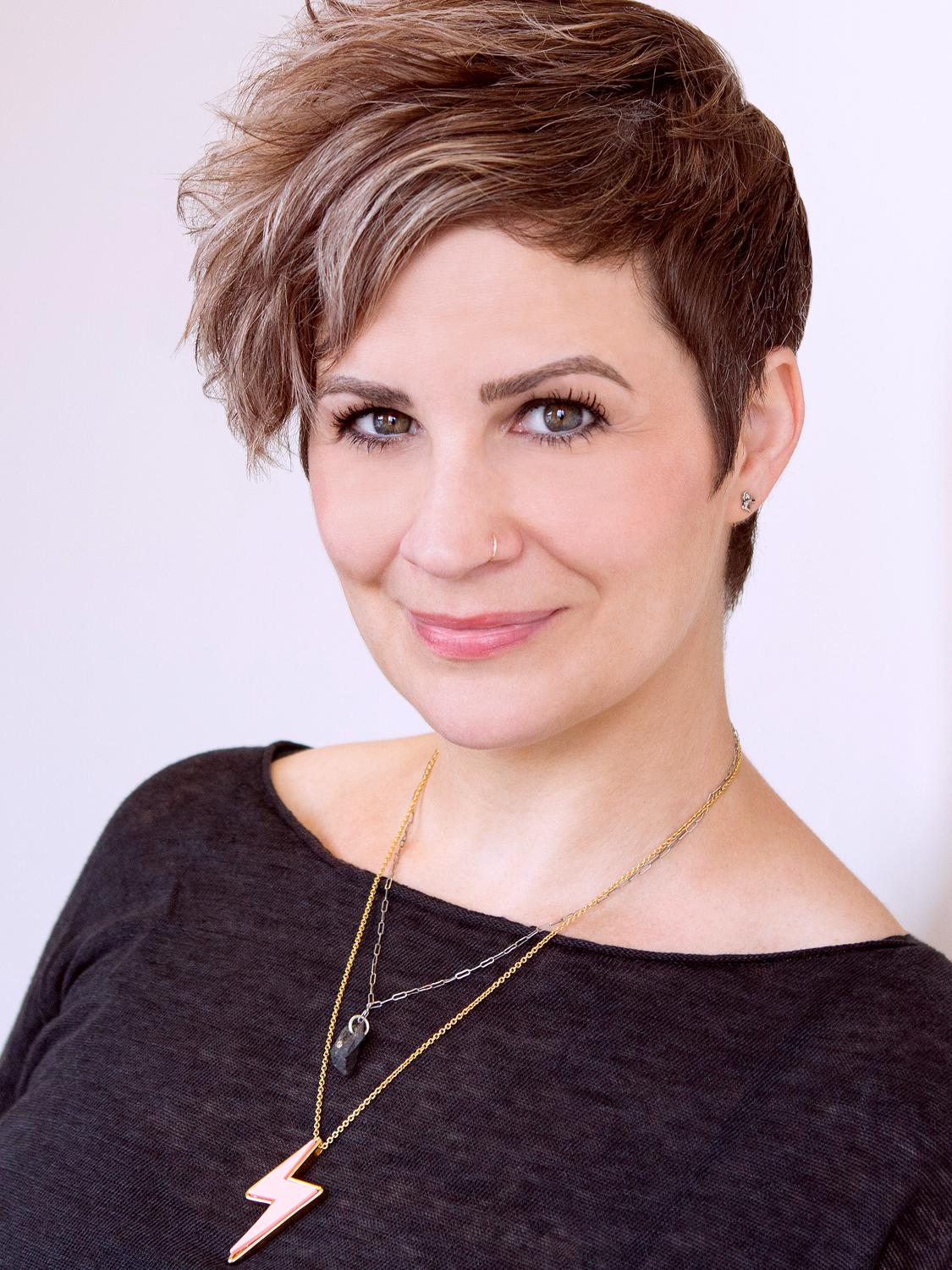 Angela Harrison's Instagram, Twitter & Facebook on IDCrawl