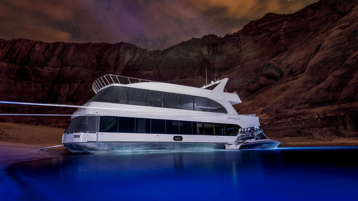 Building boats in the desert? Manufacturer lands west of Phoenix ...