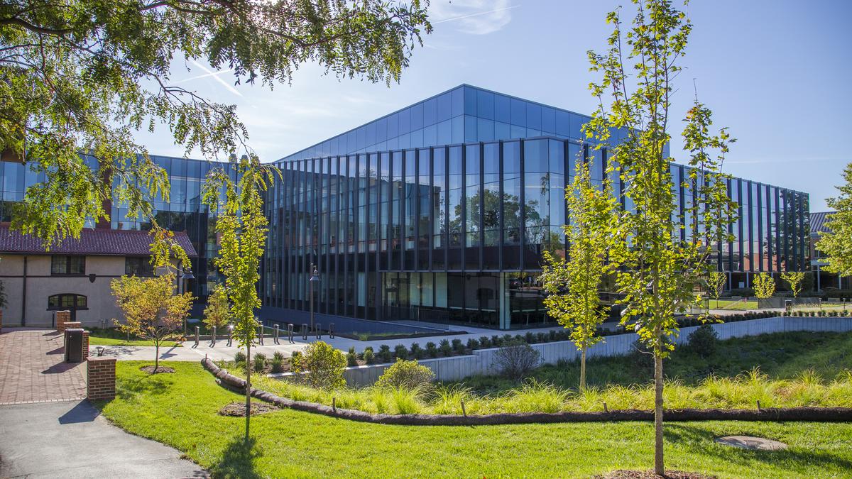 See inside Webster U’s new science building - St. Louis Business Journal