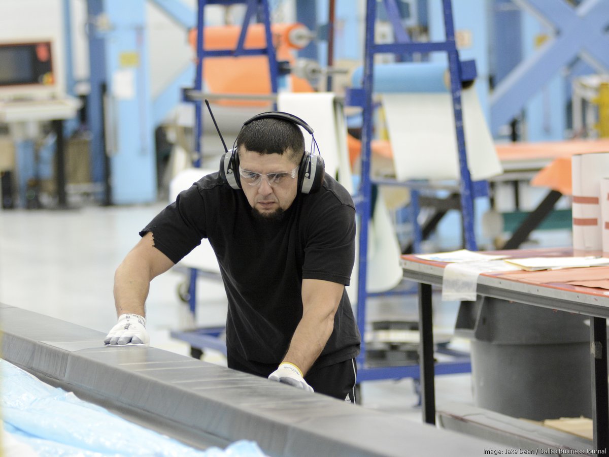 Triumph Aerostructures Logo