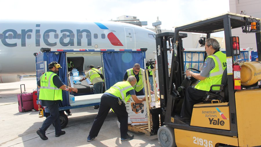 American Airlines sends message to United Airlines: We're tops on ...