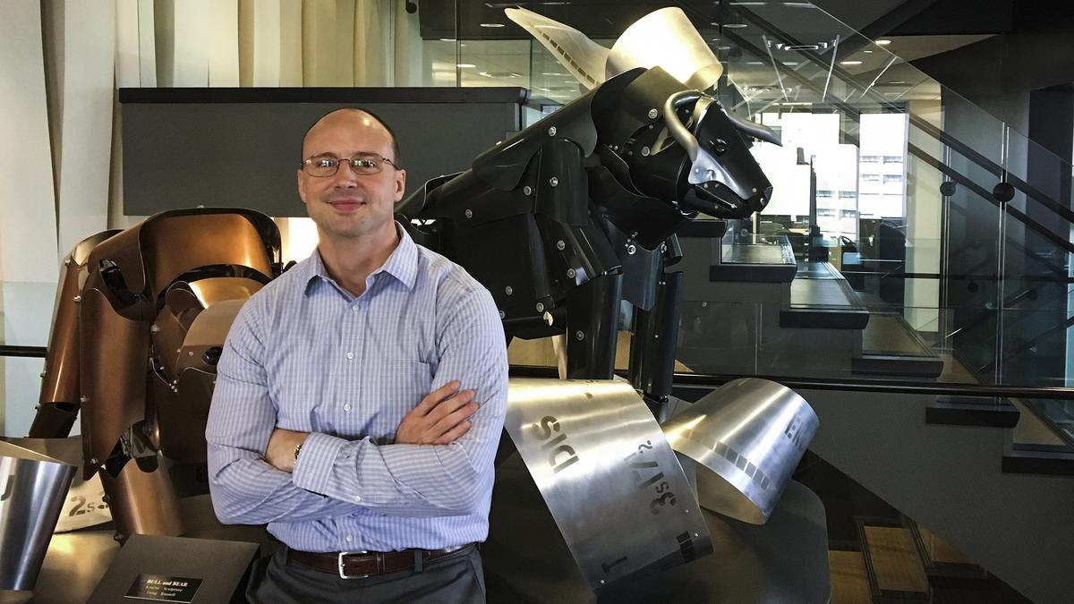 Former U of L, Green Bay Packers player Jason Spitz is an intern at ...