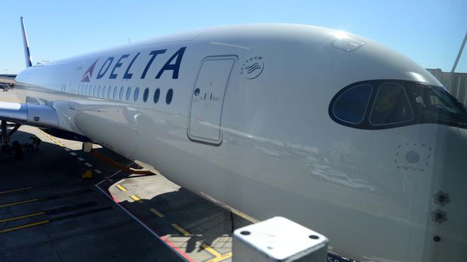 Delta gets down to bees-ness with first-of-its-kind Atlanta honey farm ...