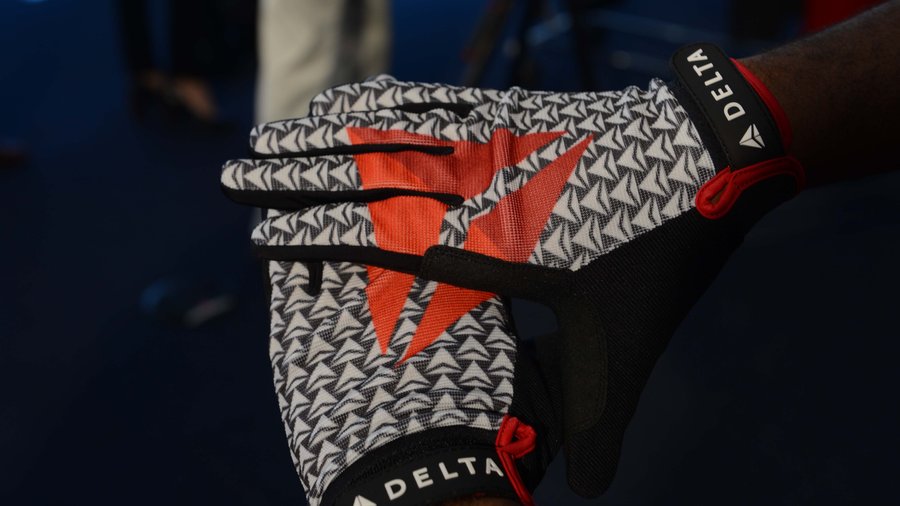 Delta Air Lines uniforms recognized for design, despite some employee ...