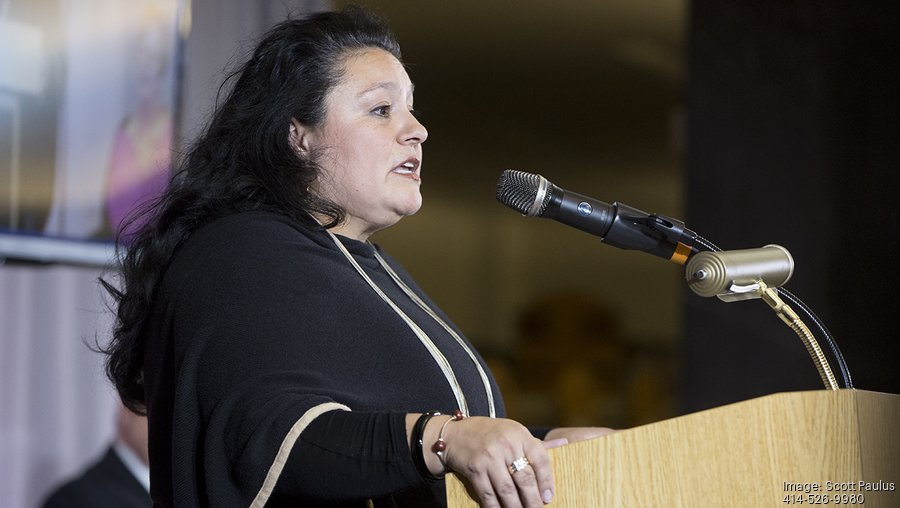 102017 AH NancyHernandez03 BenFranklinAwards03 copy