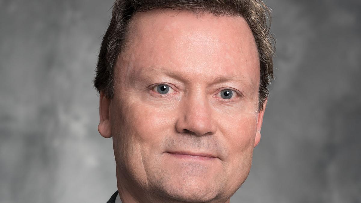 Waddell & Reed CEO Sanders: Stemming the loss of assets - Kansas City ...