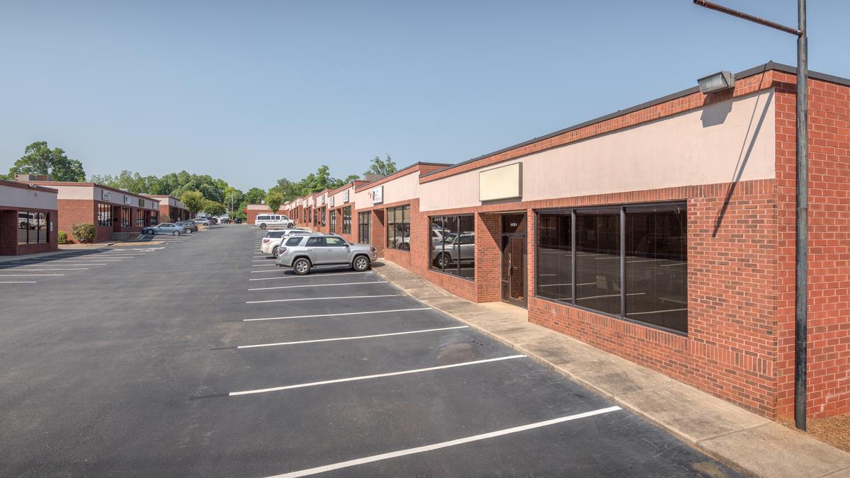 Mixed-use development on Monroe Road in Charlotte sells for $6.3M ...
