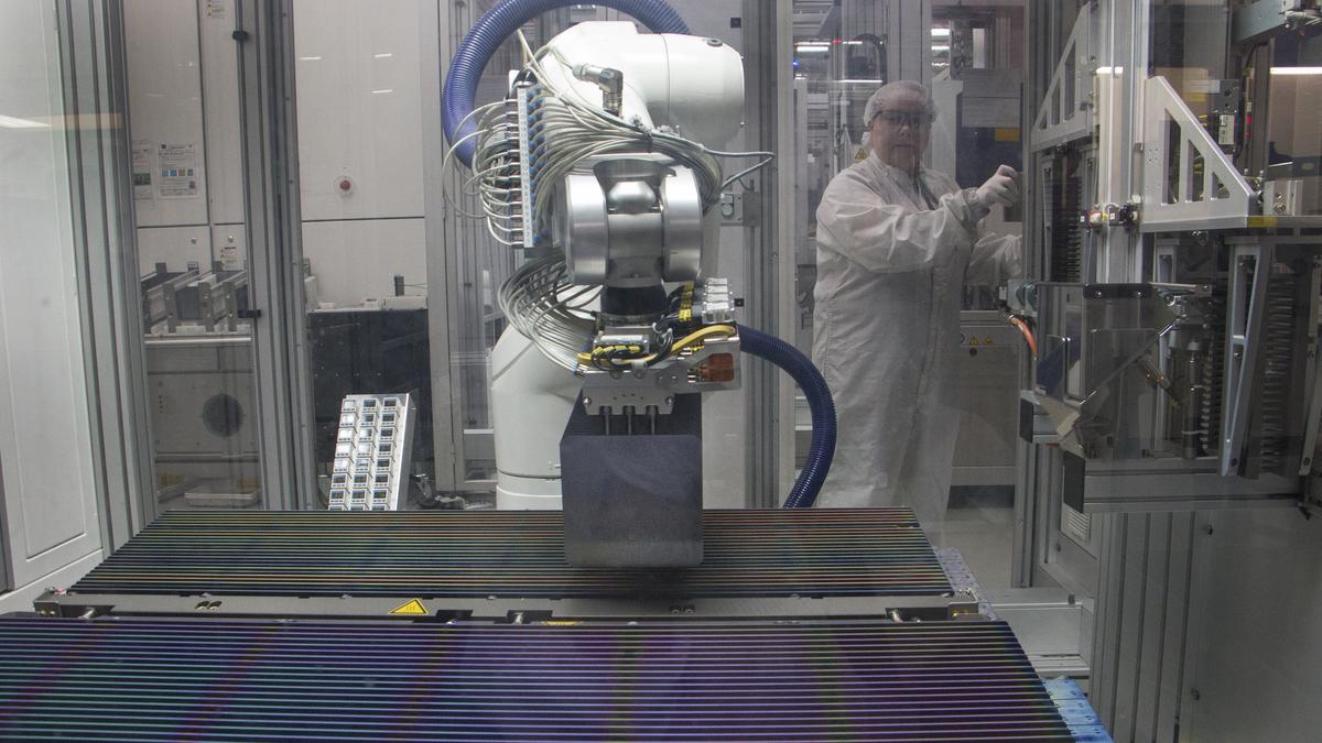 SunPower Corp. (Nasdaq: SPWR) CEO Tom Werner discusses plans for ...