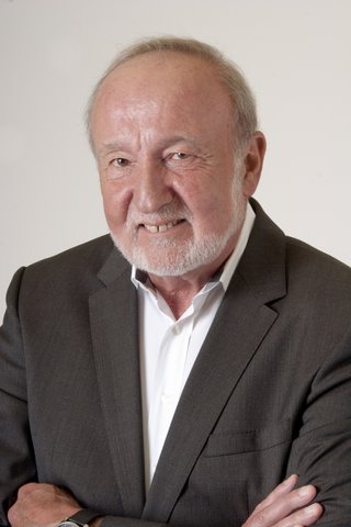 GameStop names Daniel DeMatteo as interim CEO as J. Paul Raines is ...