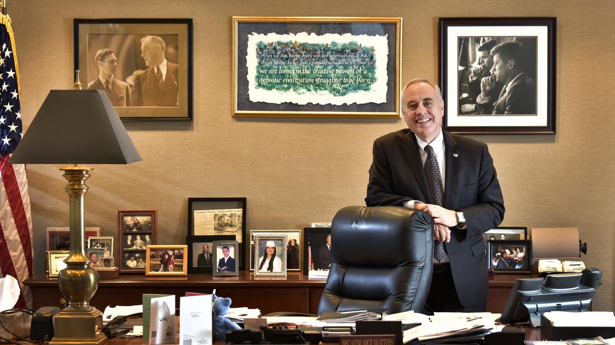 New York Comptroller Thomas DiNapoli oversees state's finances - Albany ...