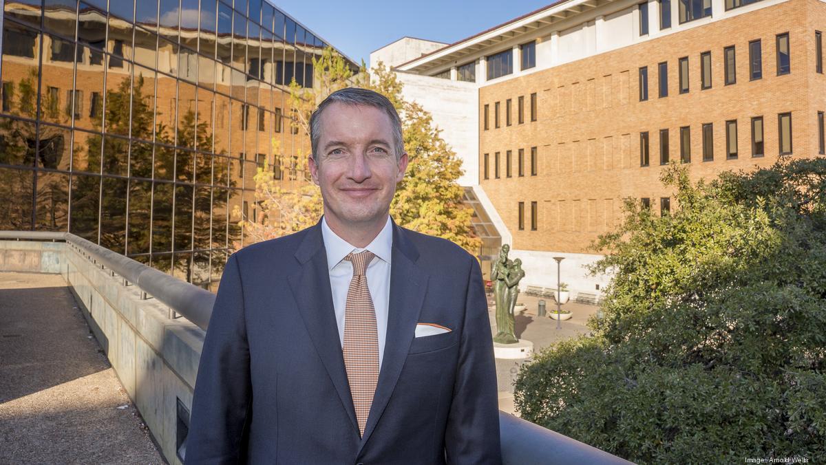 Profile: Get to know Jay Hartzell, dean of UT's McCombs School of ...
