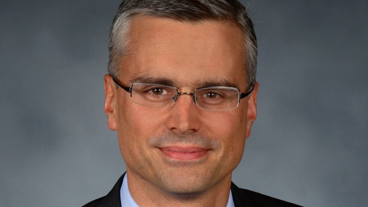 Cognex executive compensation: CEO Willett's pay fell 30% in 2022 ...