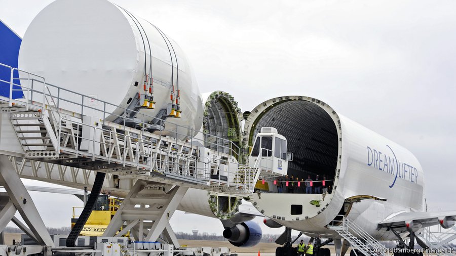 Boeing plans upgrades for its massive 747 Dreamlifters - Puget Sound ...