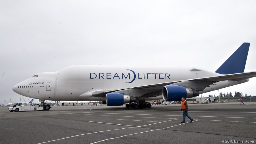 Boeing plans upgrades for its massive 747 Dreamlifters - Puget Sound ...