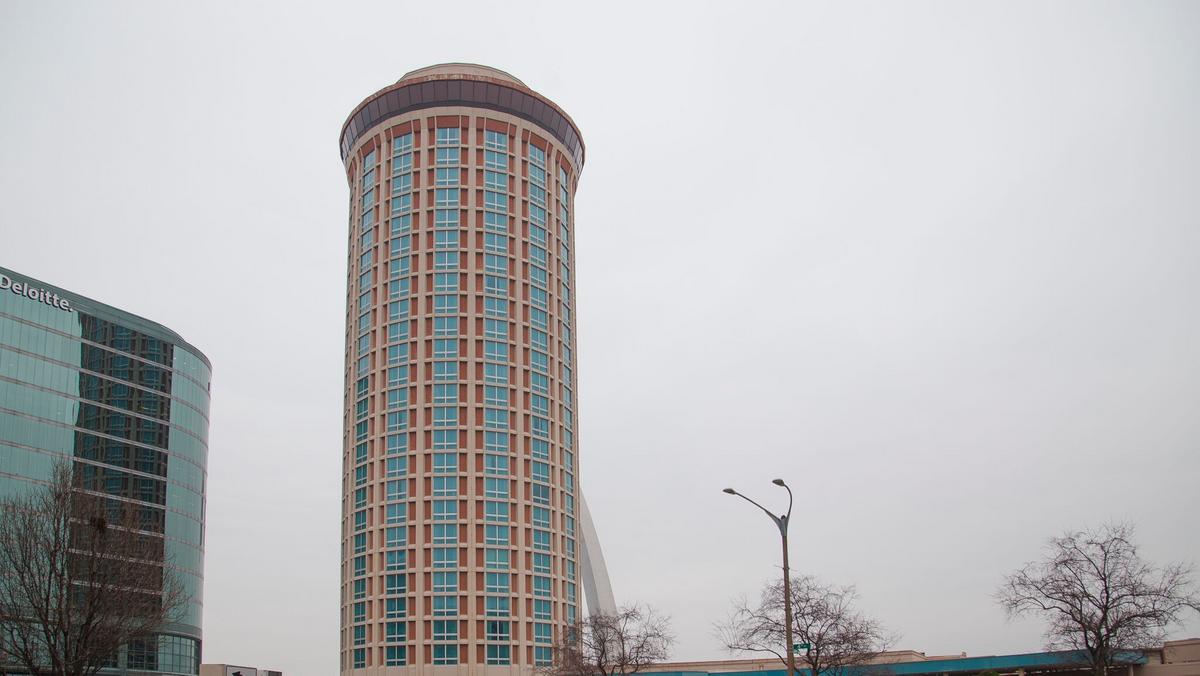 Why won't anyone redevelop the old Millennium Hotel site in St. Louis ...