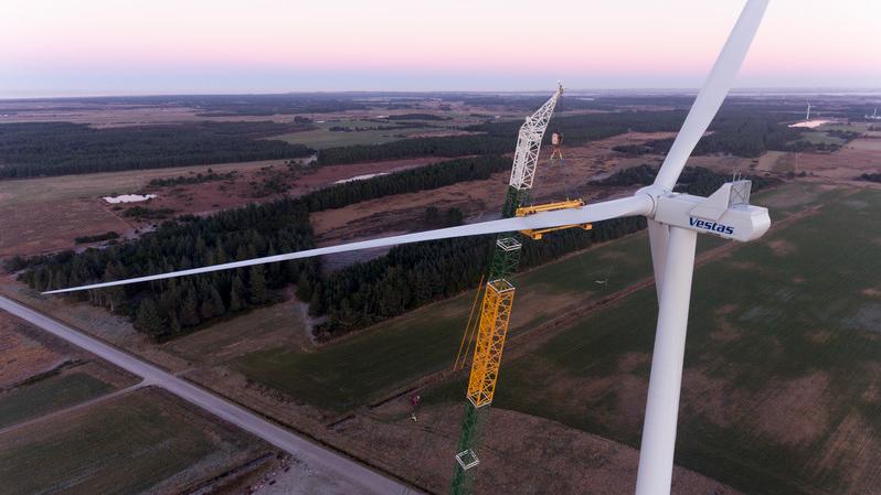 Apple wind farm in Oregon will use 51 Vestas turbines - Denver Business ...