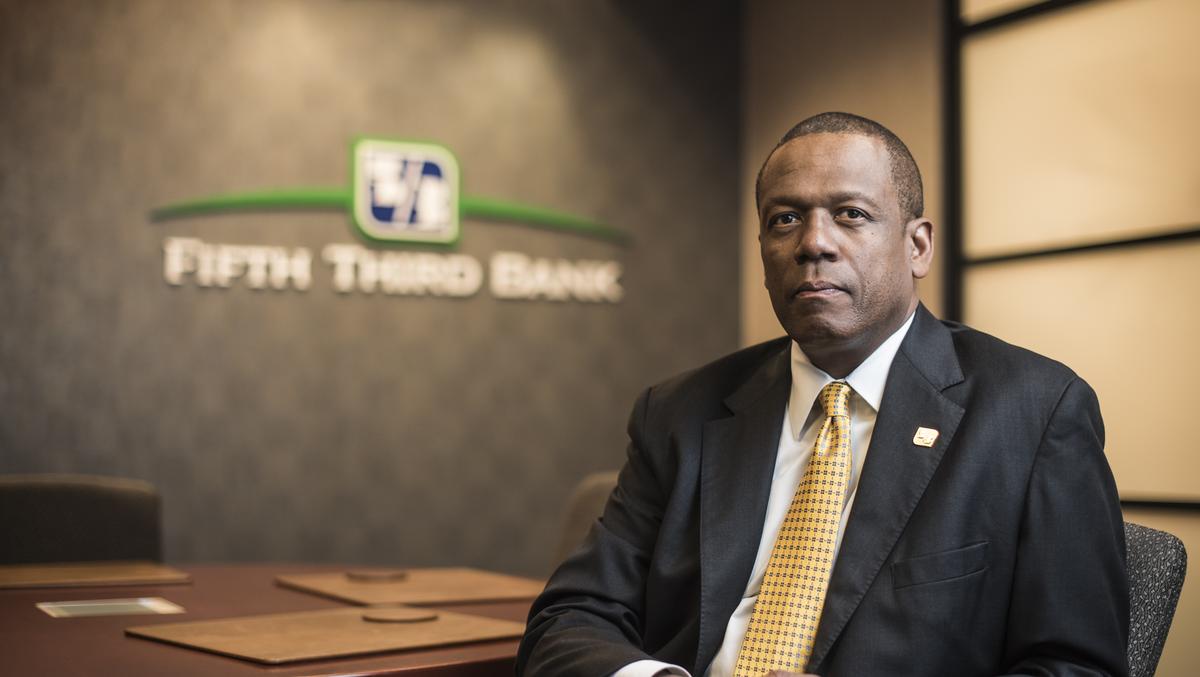 Fifth Third executive Kevin Lavender pleads guilty to DUI, felony ...