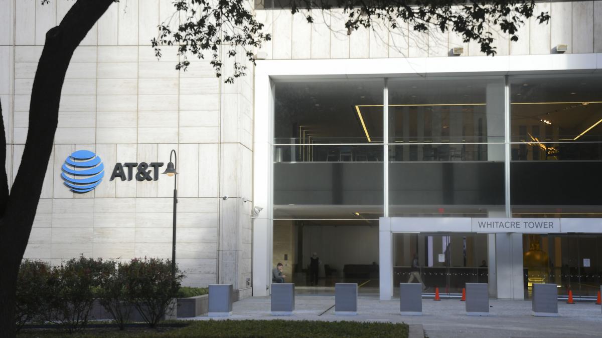 AT&T to transfer data center colocation operations, assets to ...