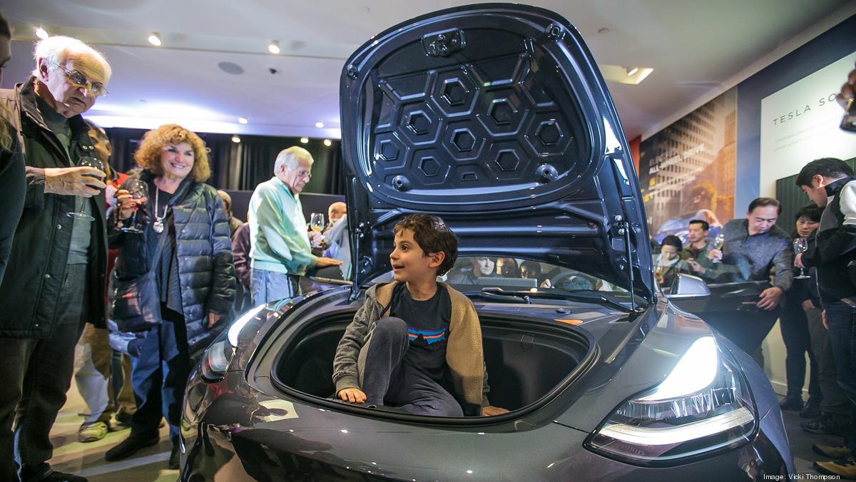 Elon Musk roundup: Tesla’s Model 3, SpaceX’s Dragon arrive - L.A ...