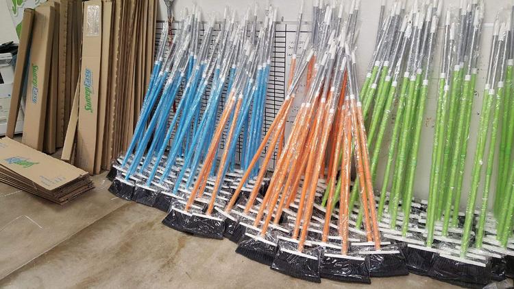 Arizona inventor who went on ‘Shark Tank’ rolling out SweepEasy Broom ...