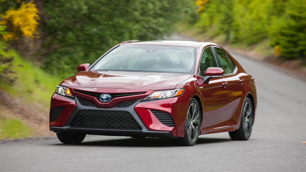 Motor Mondays: Toyota Camry Hybrid base model wins my vote - Phoenix ...