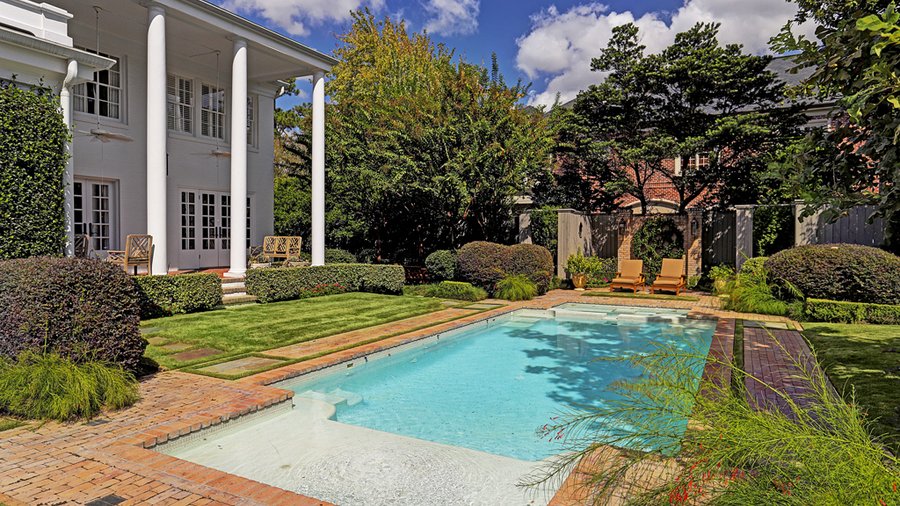 Johnny Carrabba of Carrabba’s Italian Grill lists Memorial-area home ...