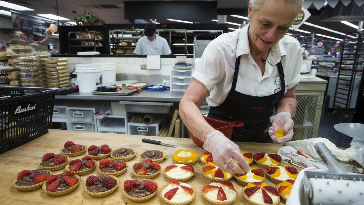 Behind the Scenes: Bashas' employees work to set themselves apart ...