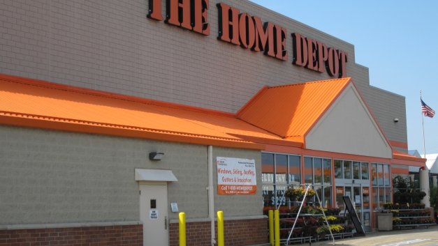 Carl Verstandig's America's Realty LLC is buying a shopping center ...