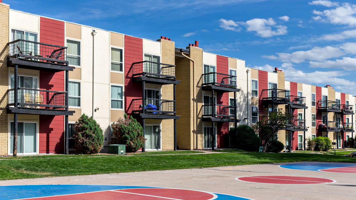 Denver apartment complex sells for $65.5 million - Denver Business Journal