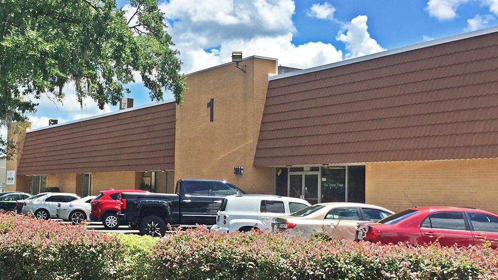 Biz news roundup: Who's leasing, who's selling and who's winning big ...